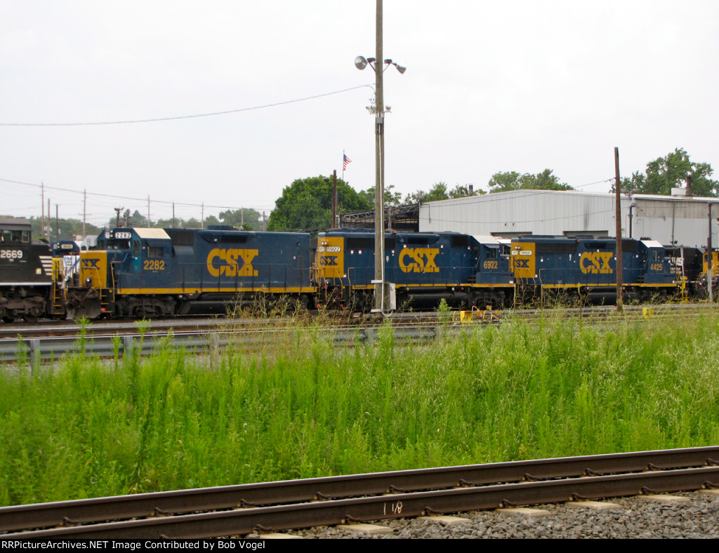 CSX 2282, 6922, and 4425